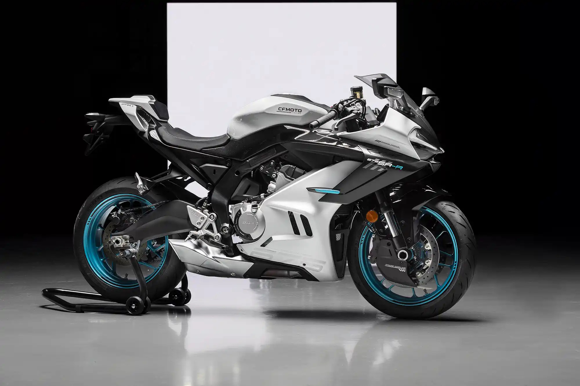 CFMoto 675 SR-R, ou la prochaine rivale de la Triumph Daytona 660