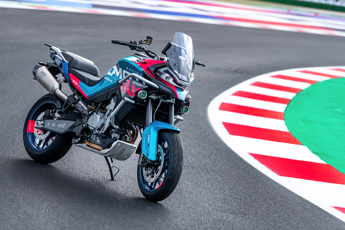 CFMoto 800 MT Sport R : le trail sportif Moto3