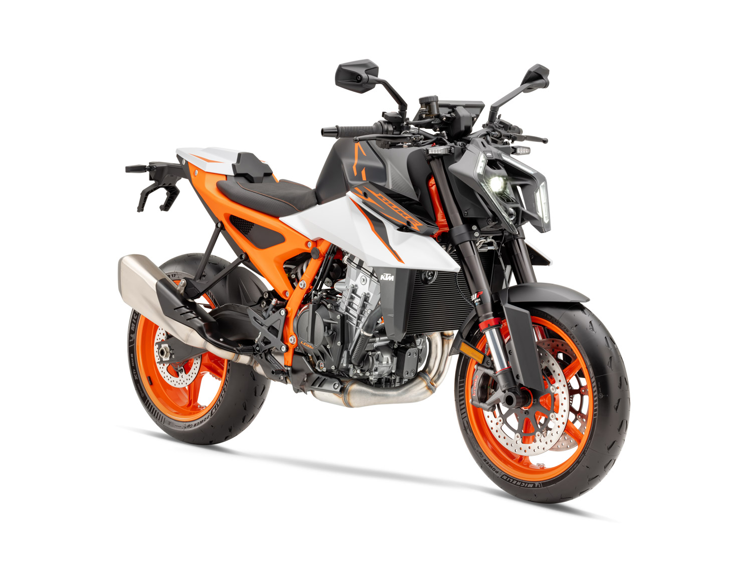 KTM 990 Duke R 2025 : le "Punisher" gagne en précision
