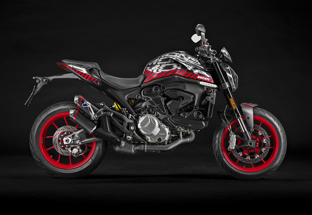 Ducati Monster 2021 : le fond et la forme