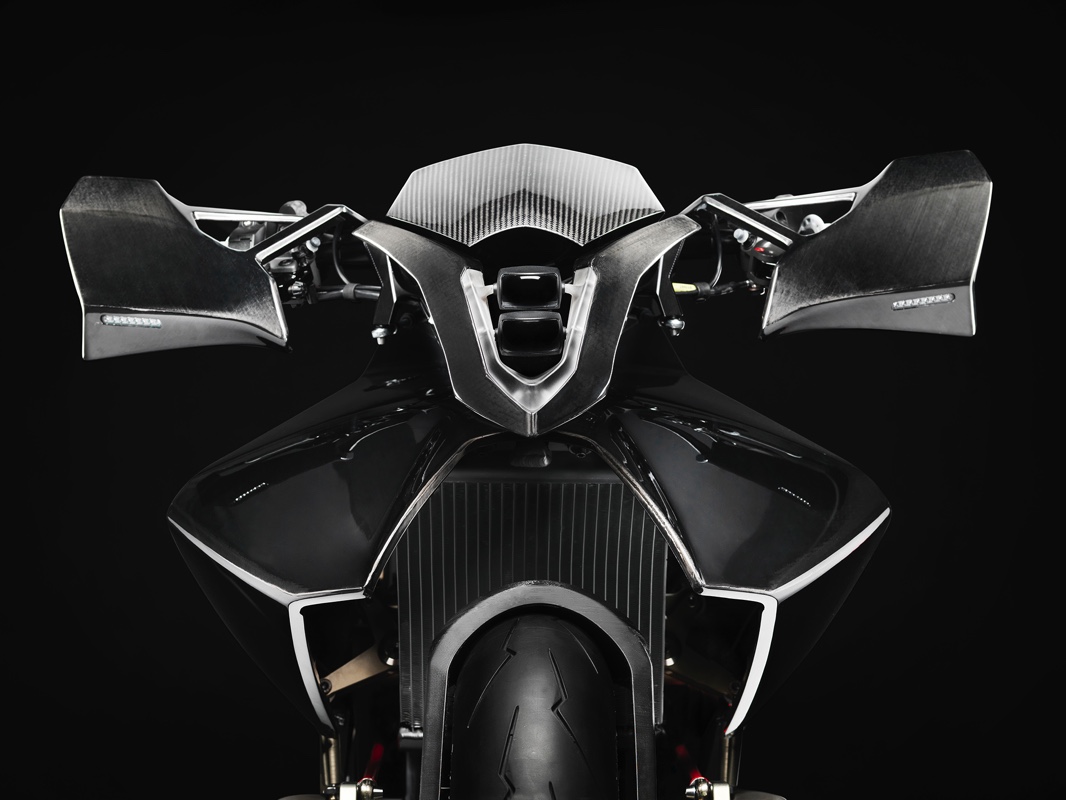 Vyrus Alyen 988, la moto venue de l'espace